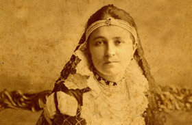 30 évvel fiatalabb férfiba szeretett bele a magyar színésznő - Falta a ...